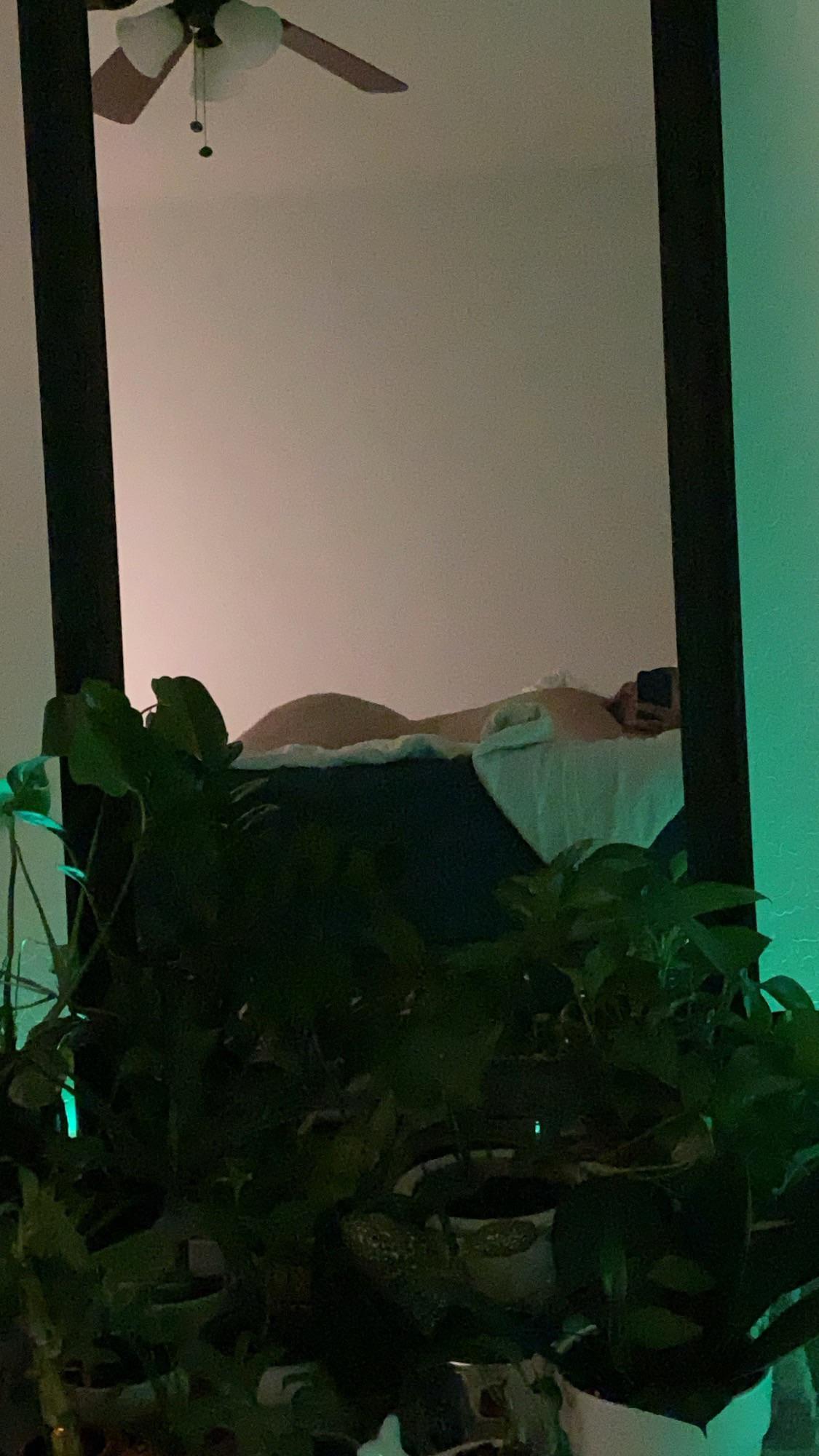 v relaxed | Scrolller