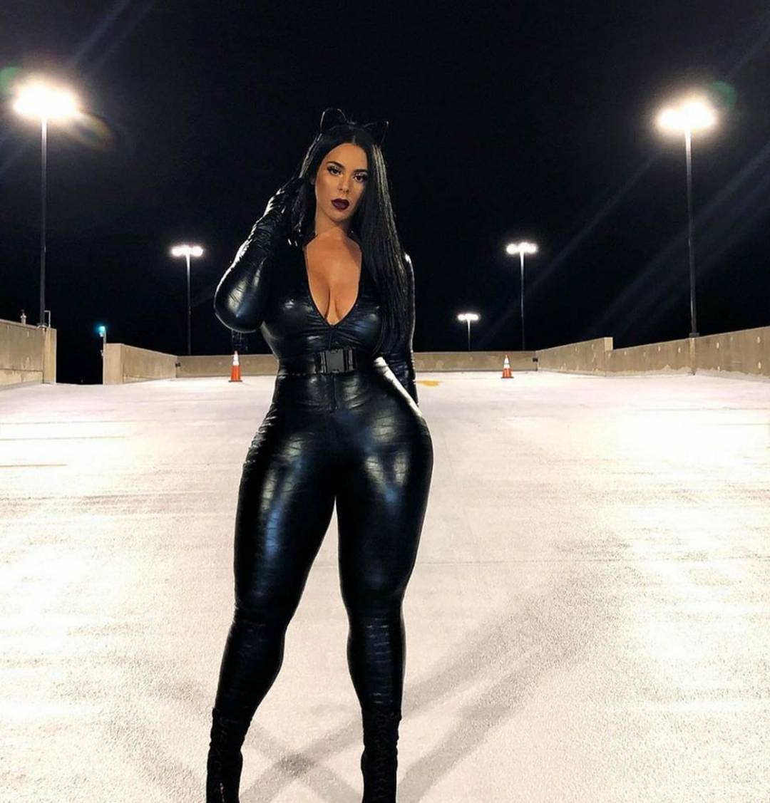 Full black leather | Scrolller