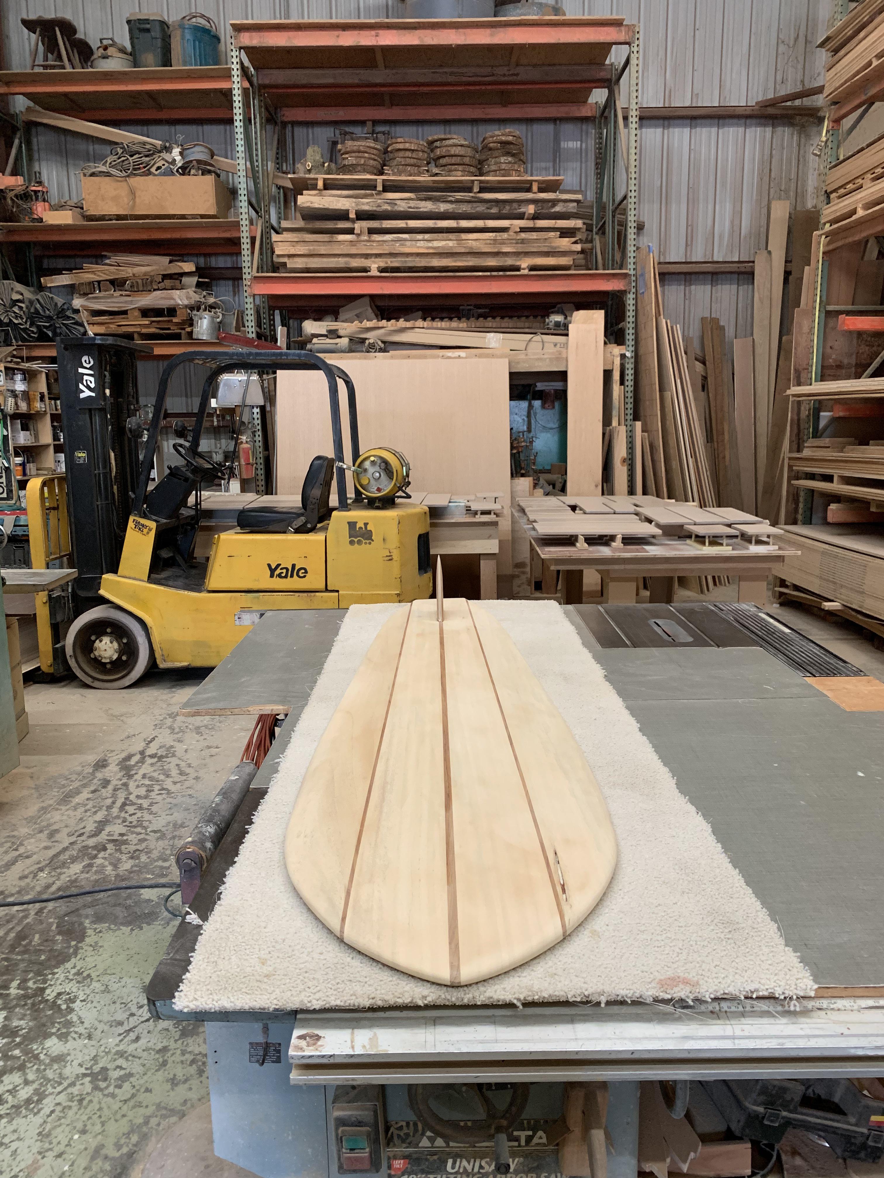 Fully solid, stringers and fin and all. What some might call a “wall board” | Scrolller