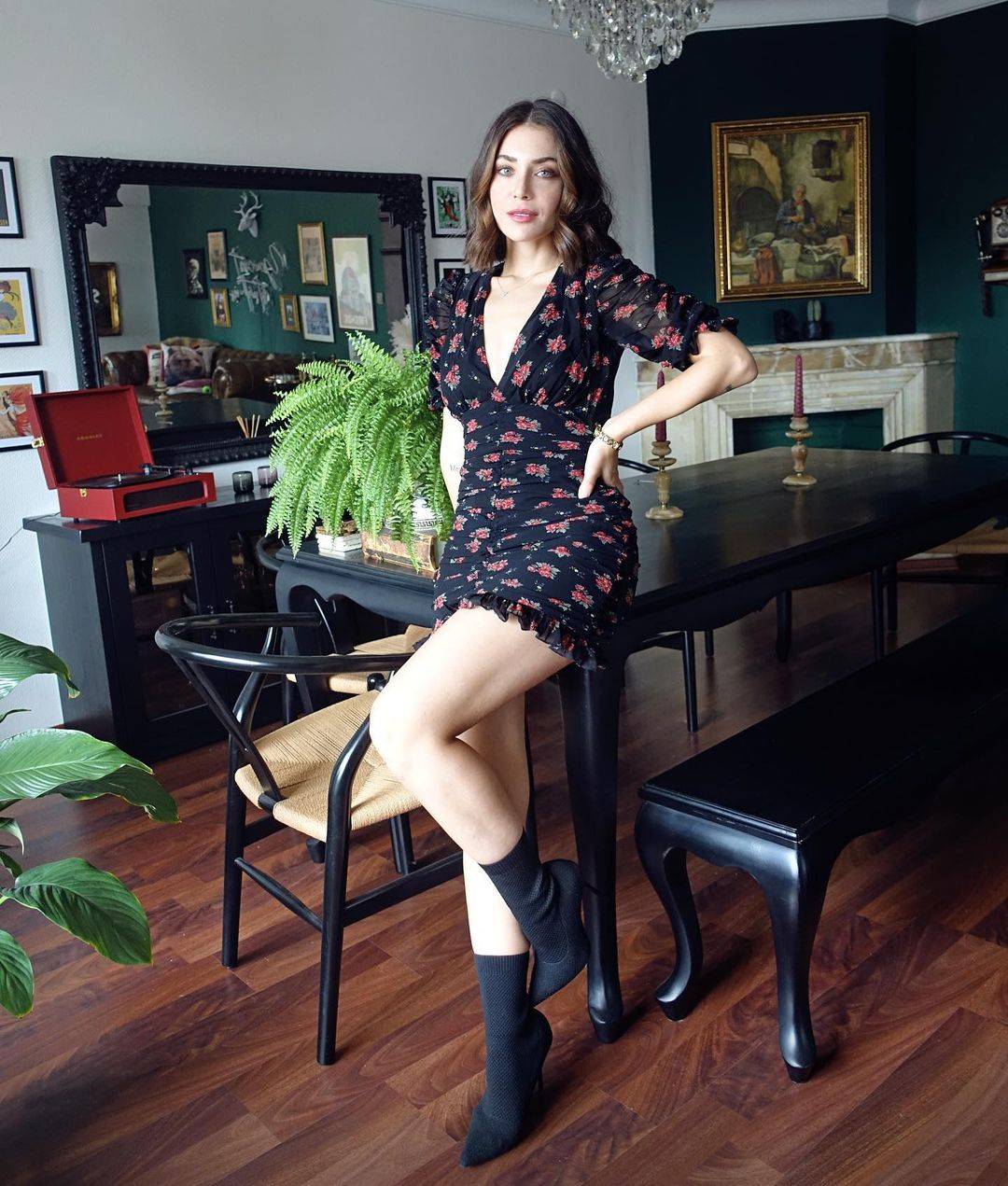 Fulya Zenginer | Scrolller