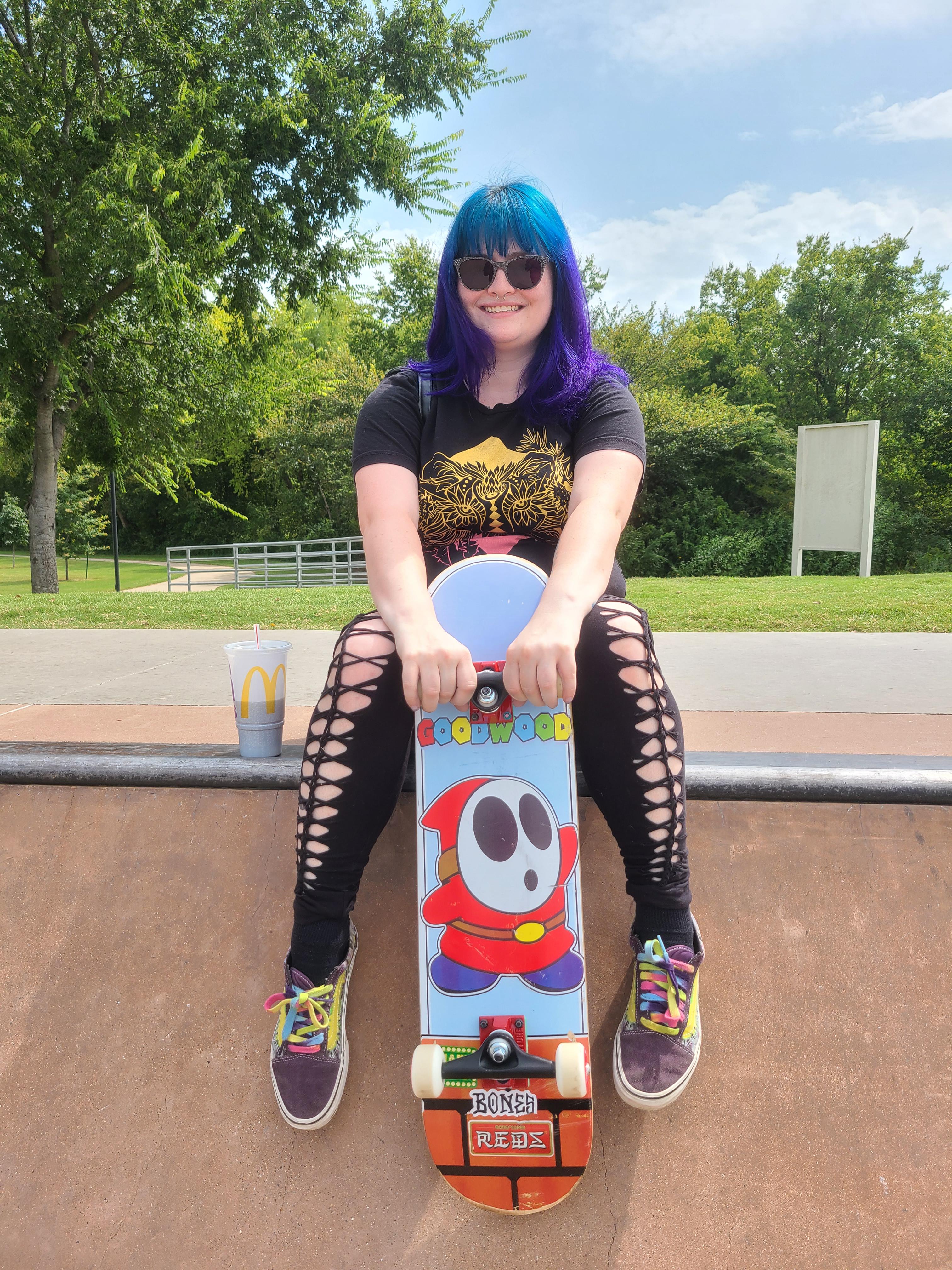 Fun out at the skatepark today 👅 new to this group! Hi everyone! 💜💙 | Scrolller