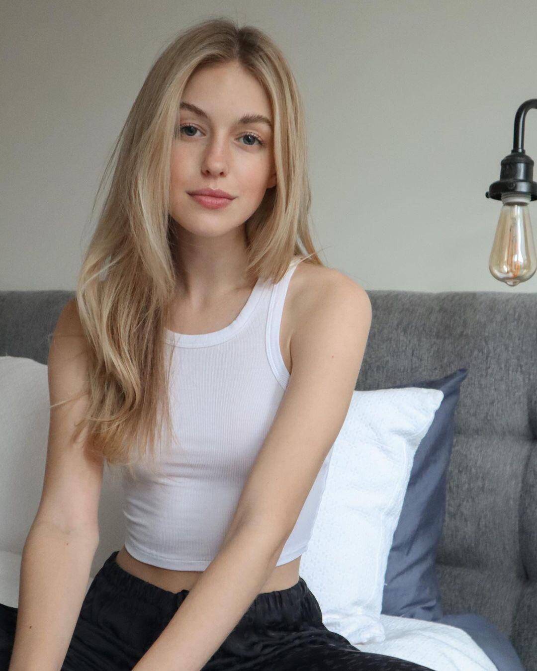 Gabby C Thomas | Scrolller