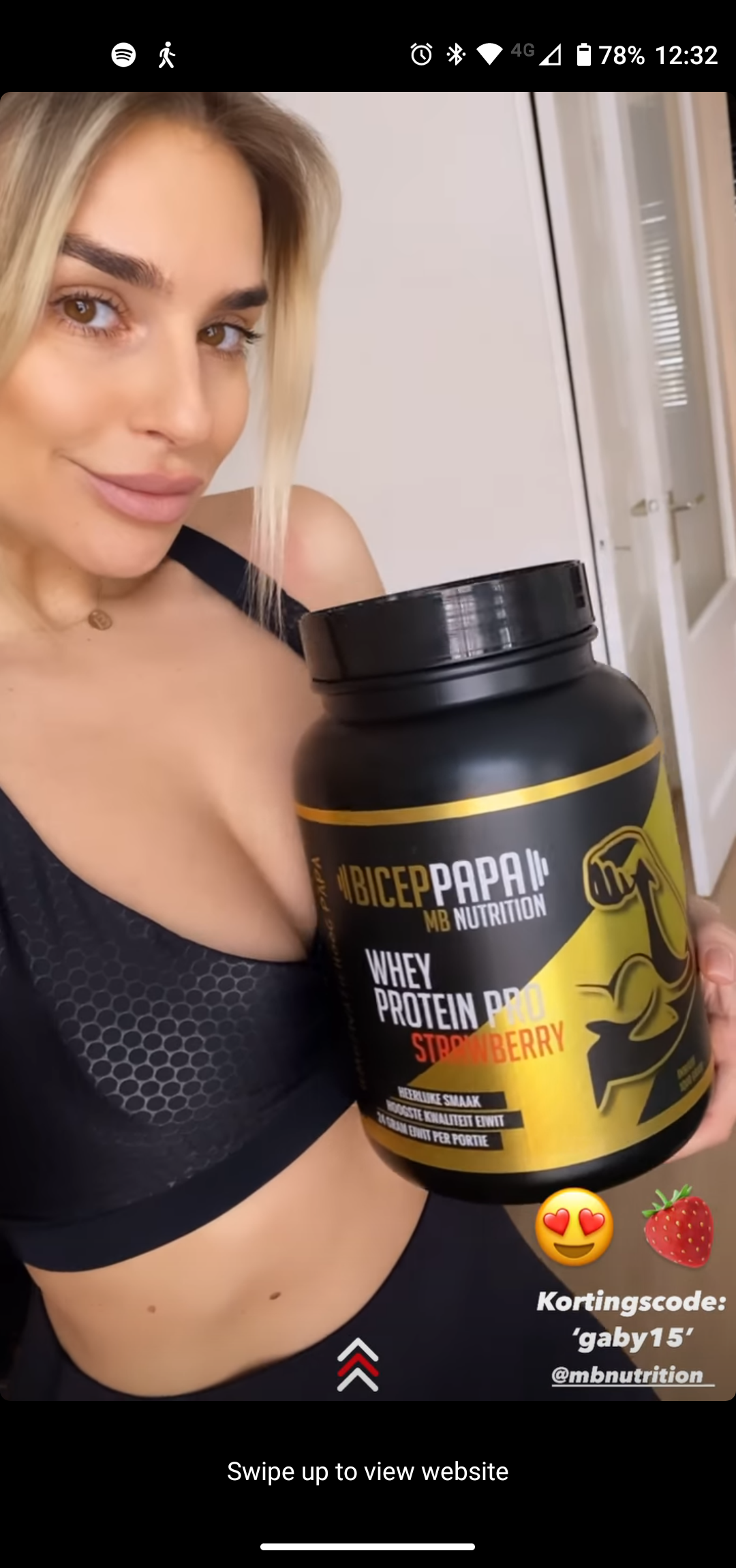 Gaby die iets promoot | Scrolller