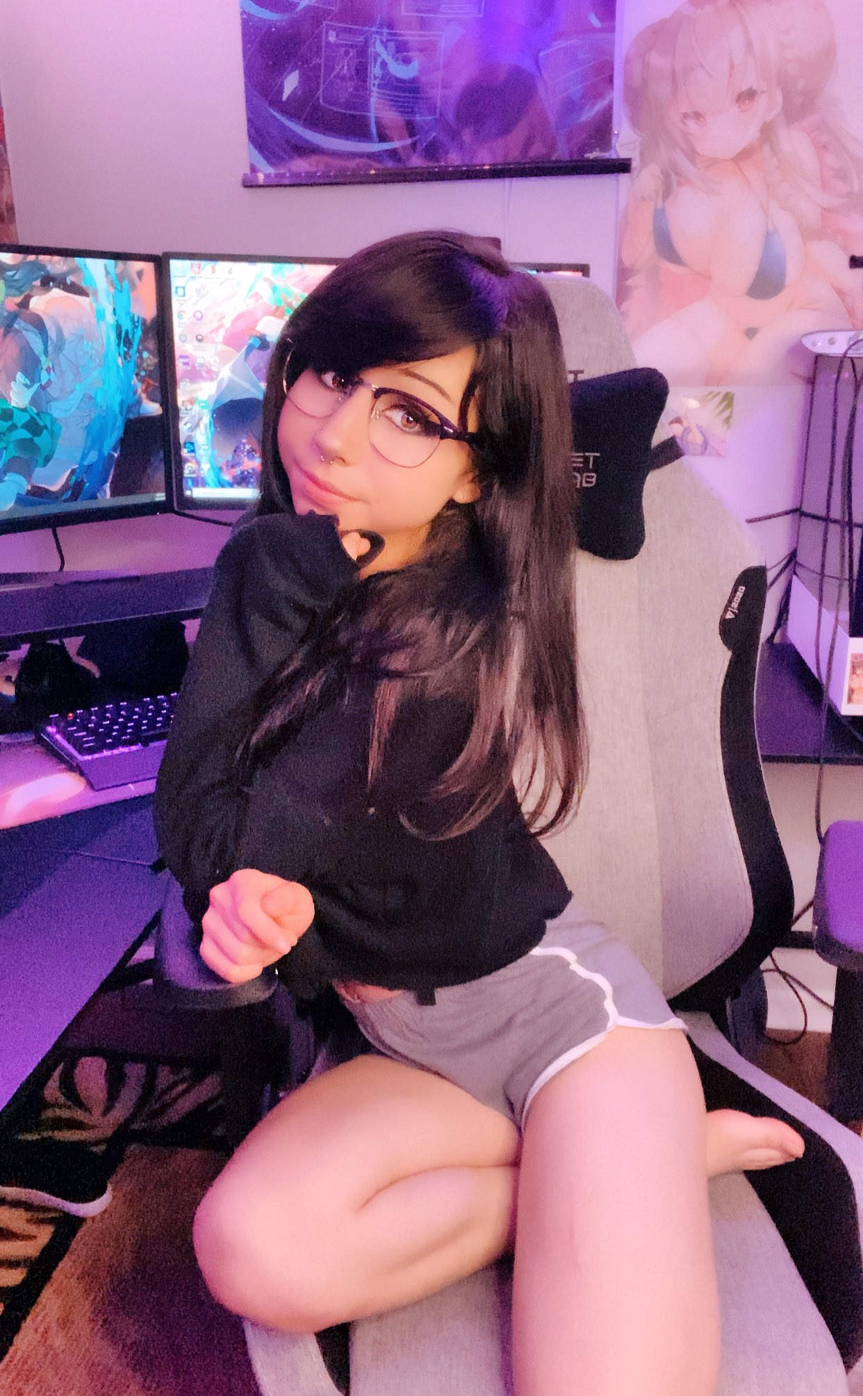 Gamer Girl | Scrolller