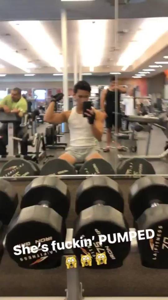 Gaysian TRICEPS gone wild! | Scrolller