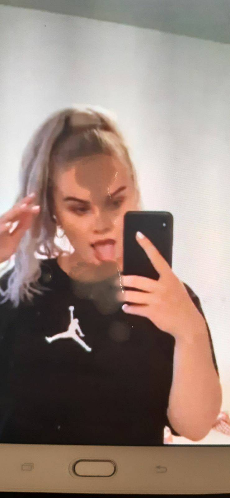 Geiles tribute auf ne freundin | Scrolller