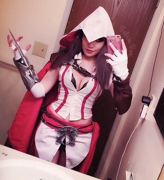 Genderbend Ezio Auditore from AC2 | Scrolller