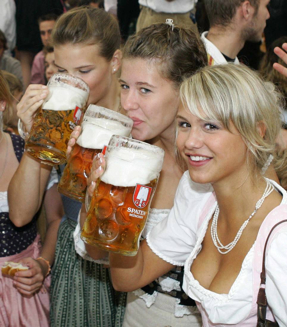 German Beer Babes | Scrolller
