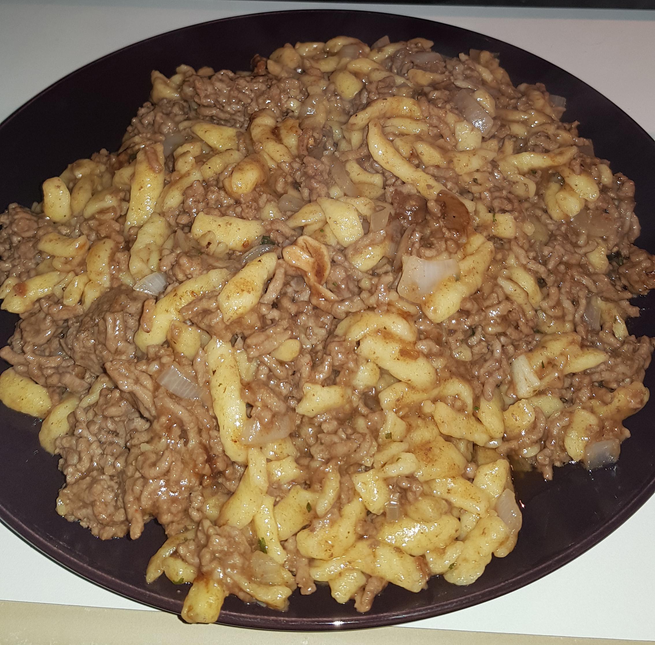 German noodles (Spätzle) with ground beef and onions. Absolutely tasteless. | Scrolller