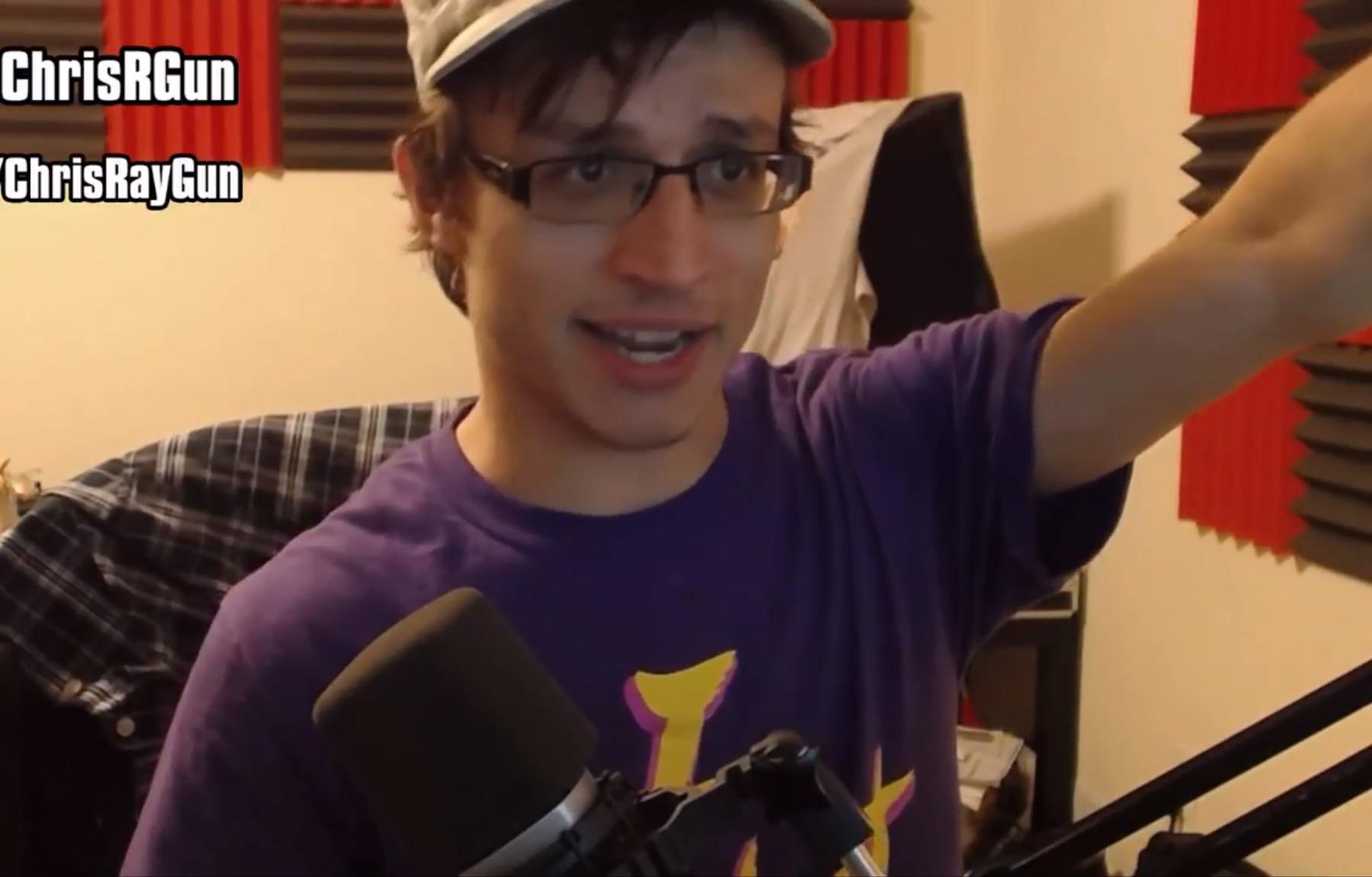 German soldier giving a heil (1940 colourised) | Scrolller