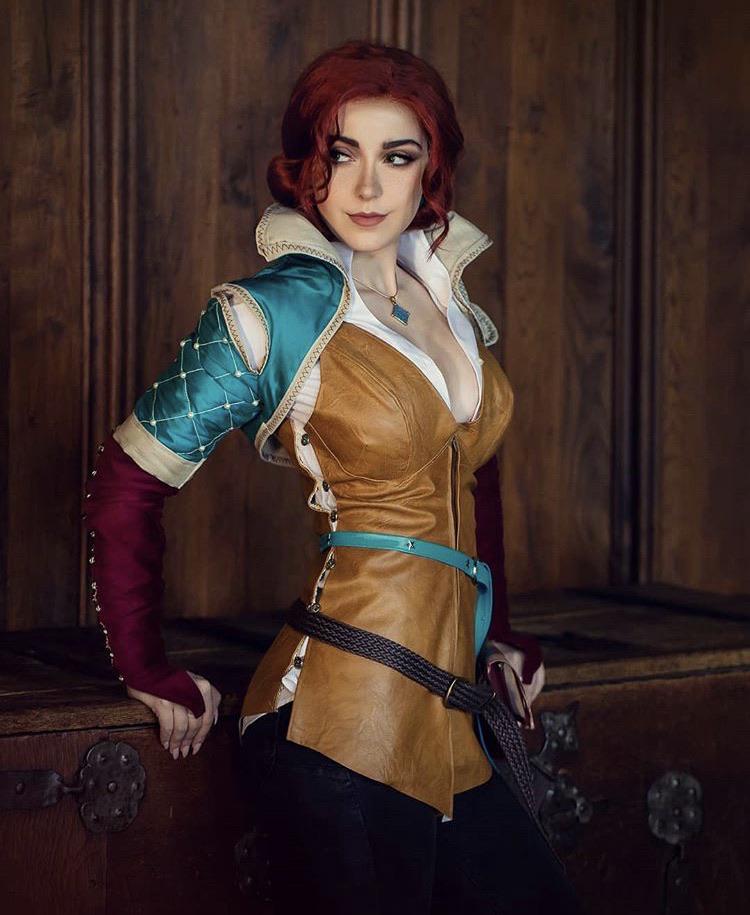 German Youtuber‘s Triss Cosplay. Damn it looks so good! | Scrolller