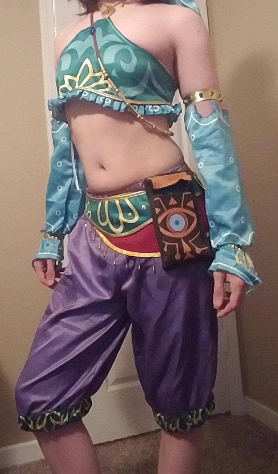 Technically just a cosplay of a crossplay, but it's me as Gerudo Vai Link from BotW! | Scrolller