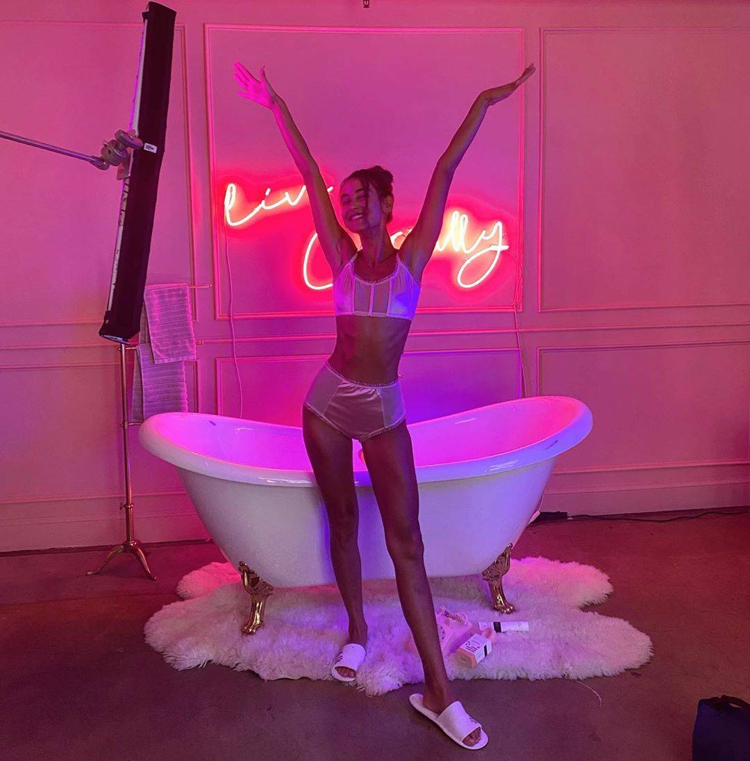 Getting lit | Scrolller