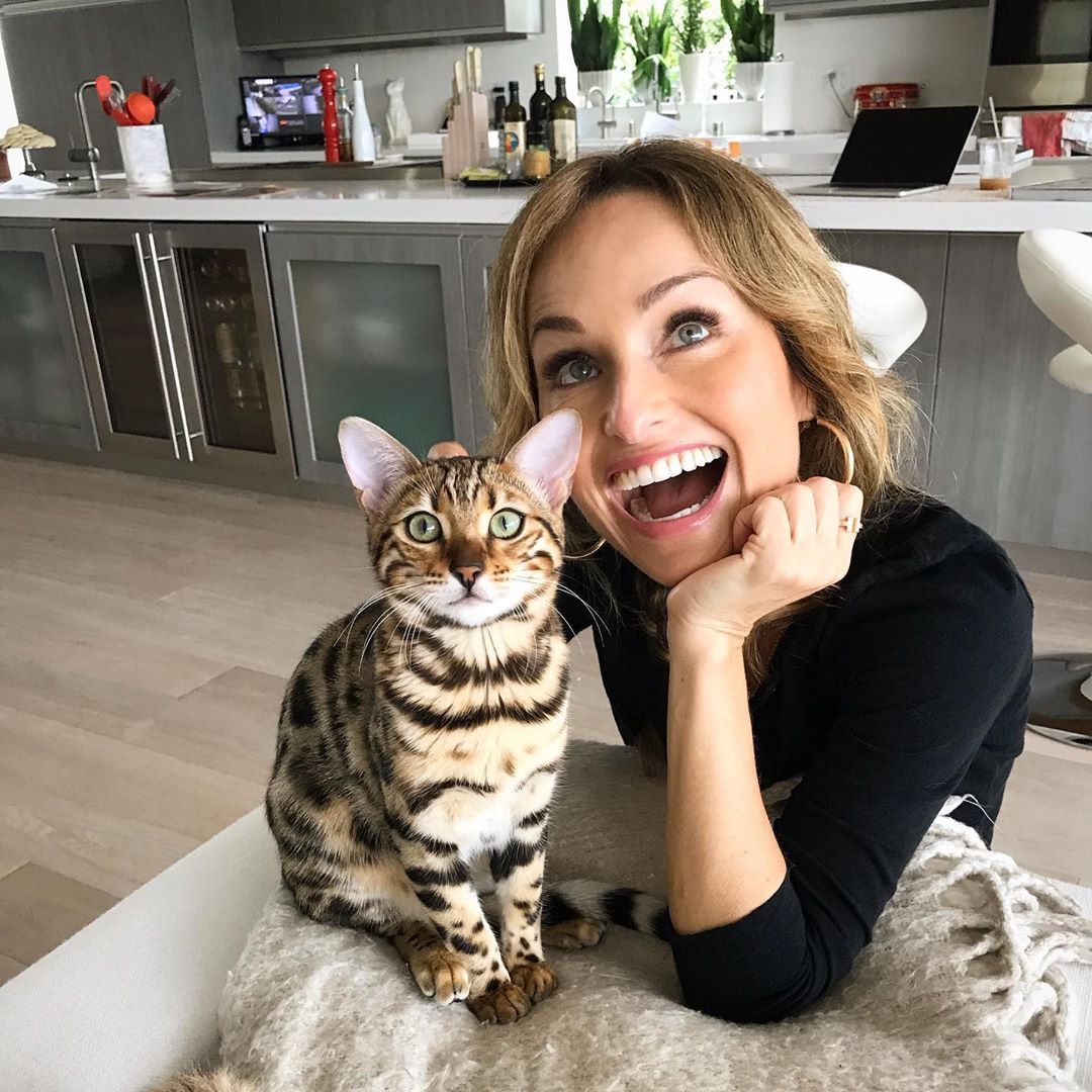 Giada and her Kitty | Scrolller