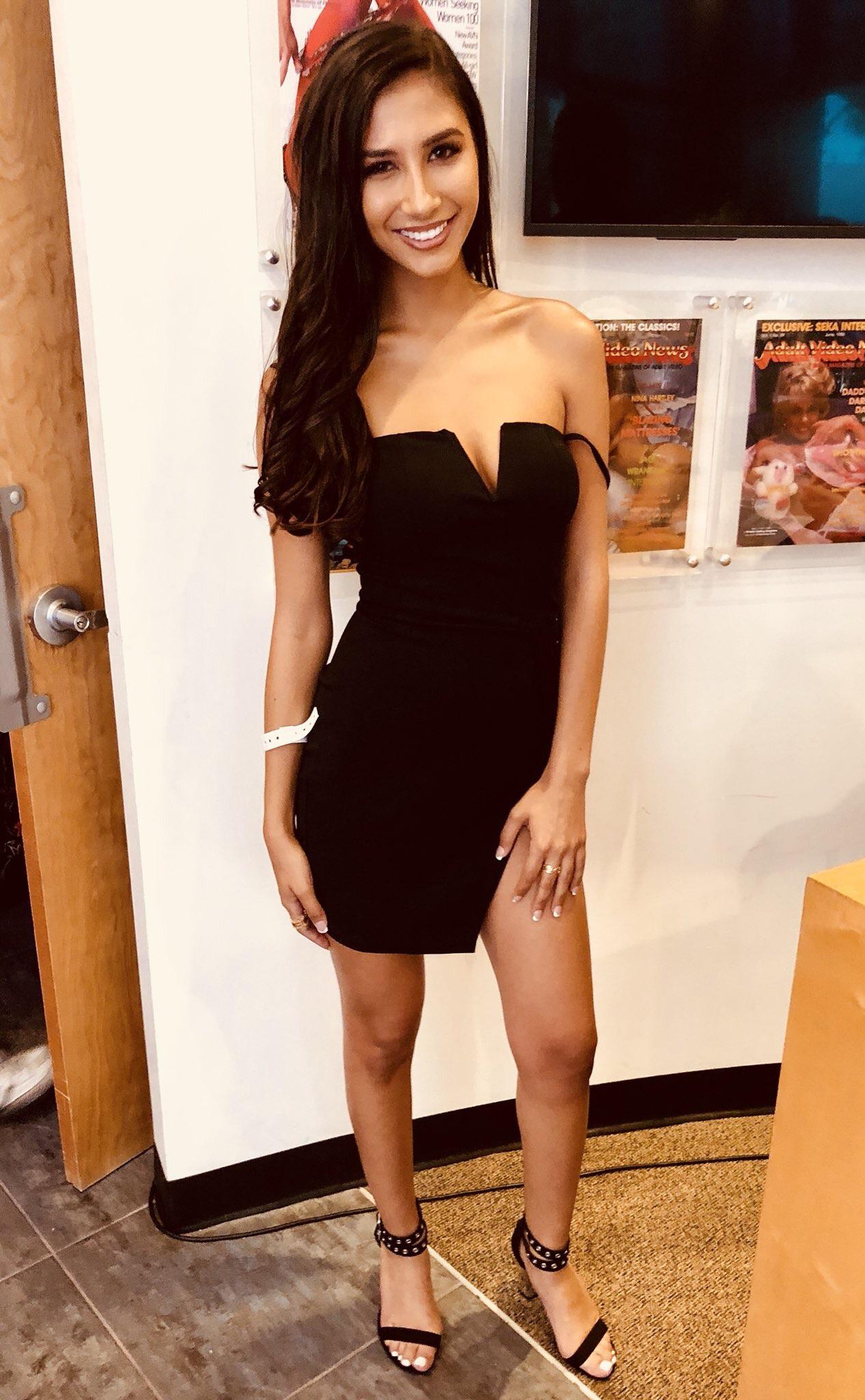 Gianna Dior | Scrolller