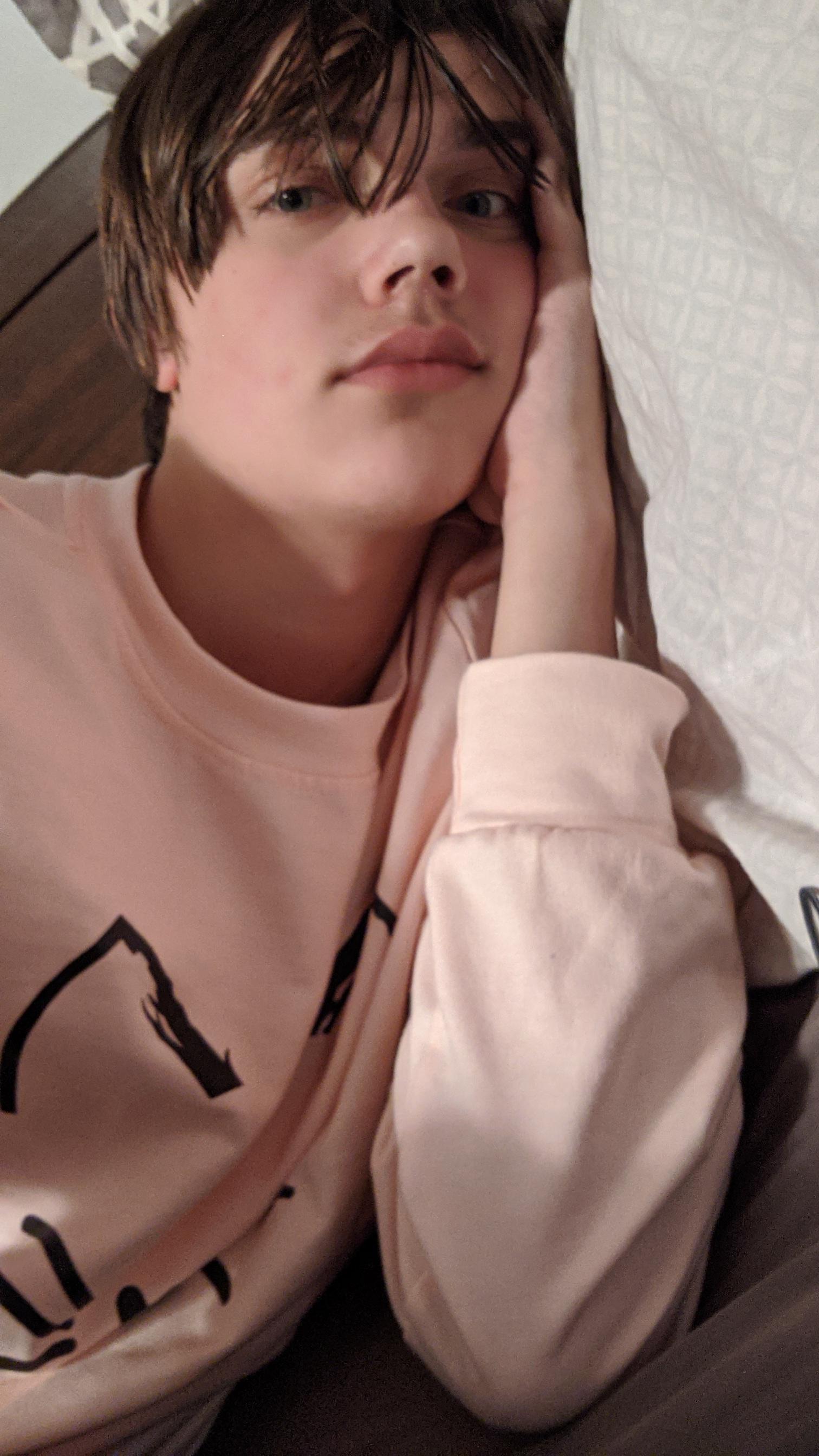 Gib head pats :3 | Scrolller