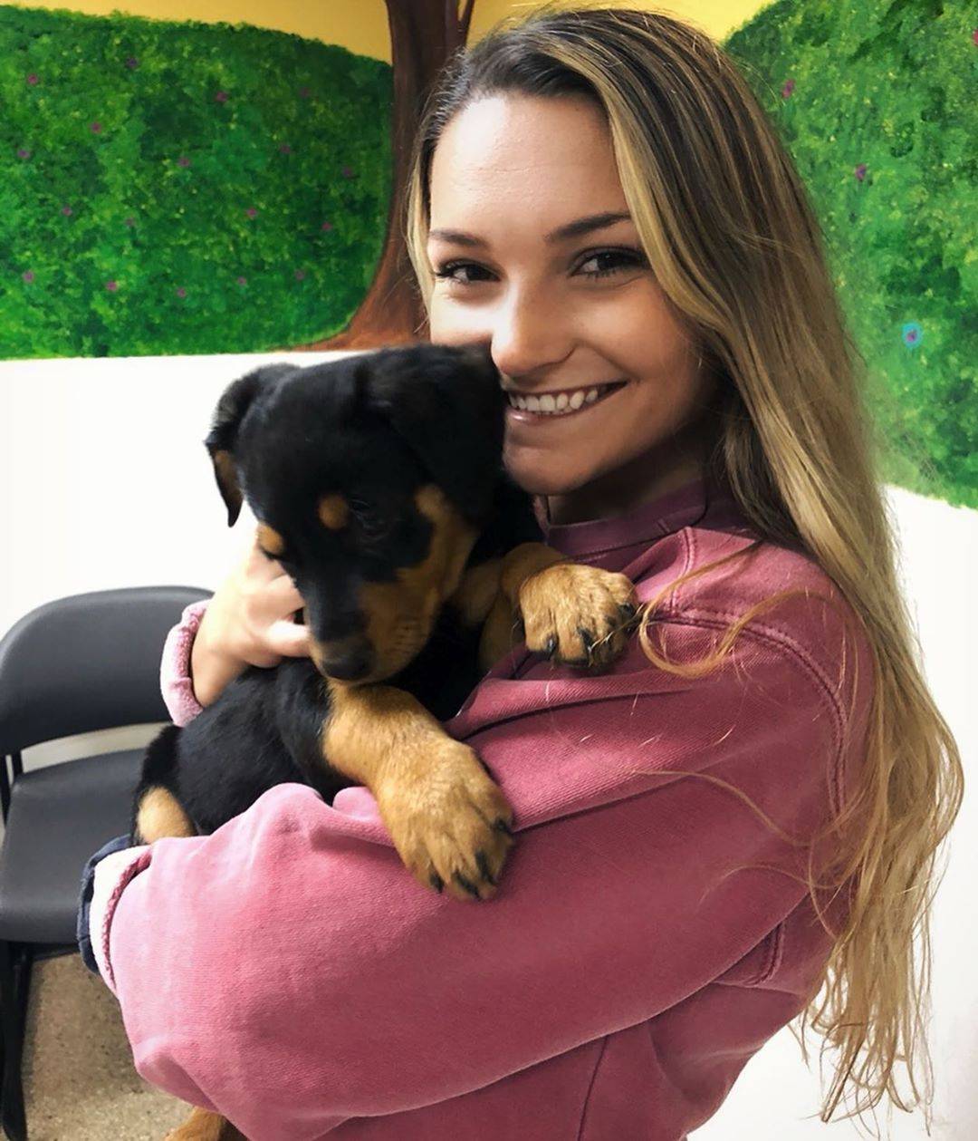 Girl & Puppy | Scrolller