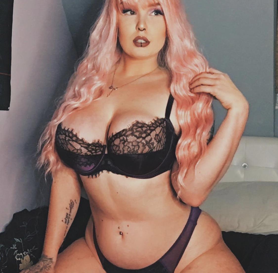 Girl from my area who has onlyfans comment for name | Scrolller