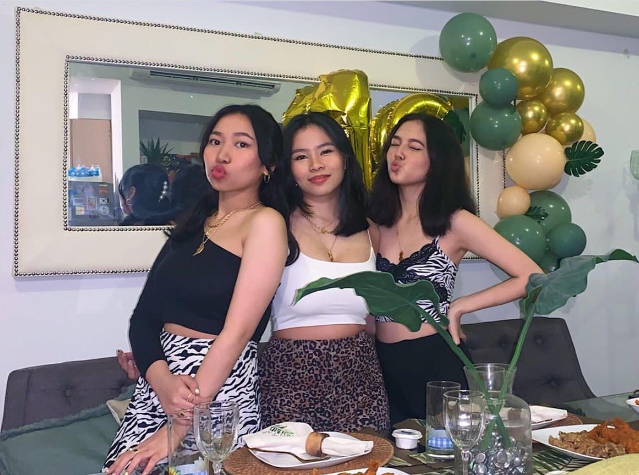 Girl no. 1? 2? 3? | Scrolller