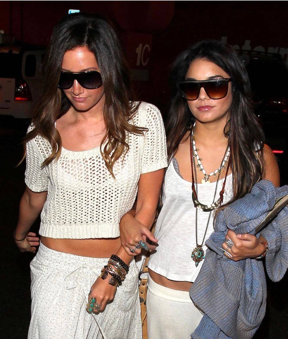 Girls luv their bra’s.. | Scrolller