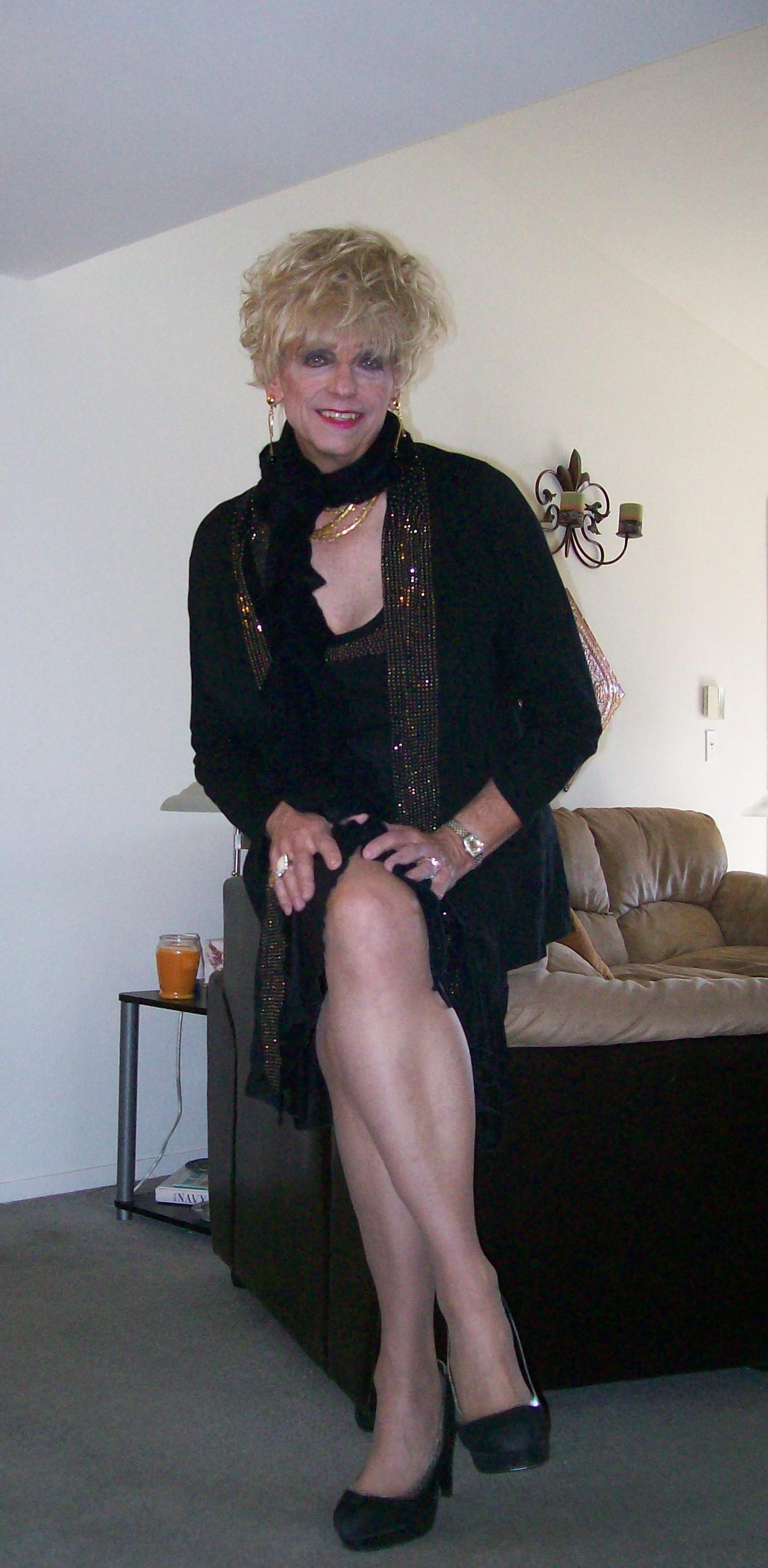 Glamming It Up Scrolller