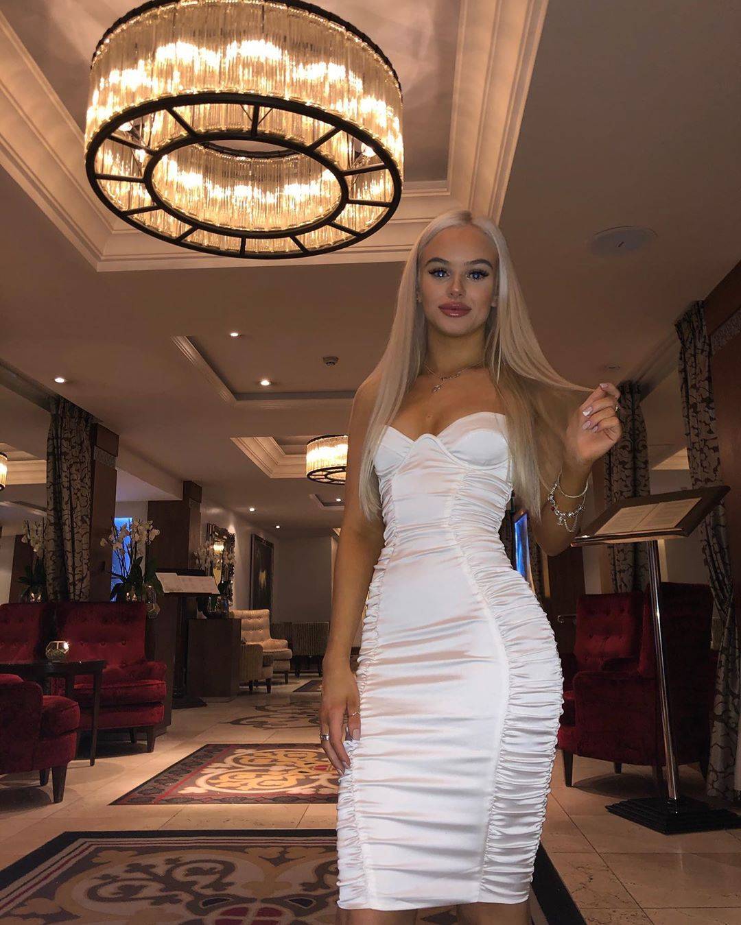 Glamorous | Scrolller