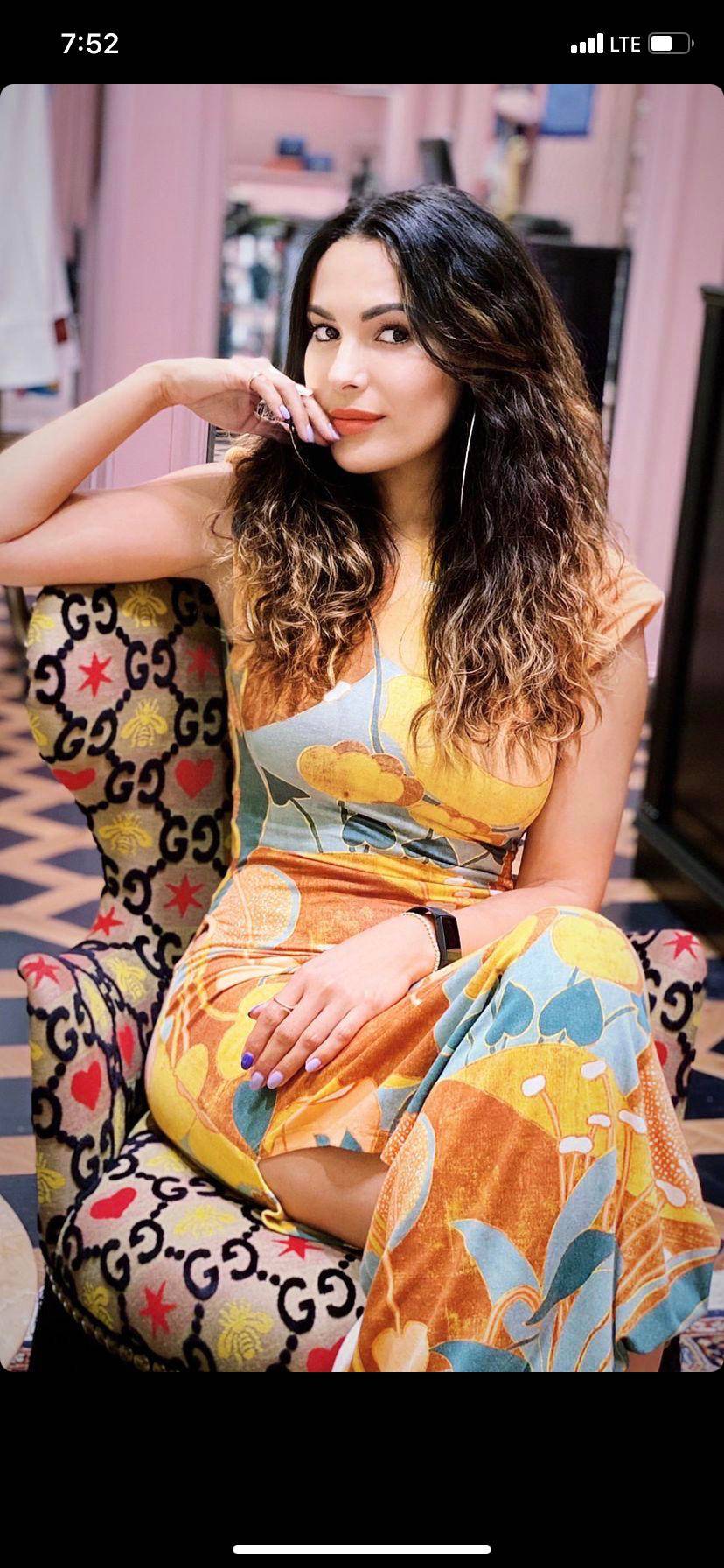 Glamour Queen | Scrolller