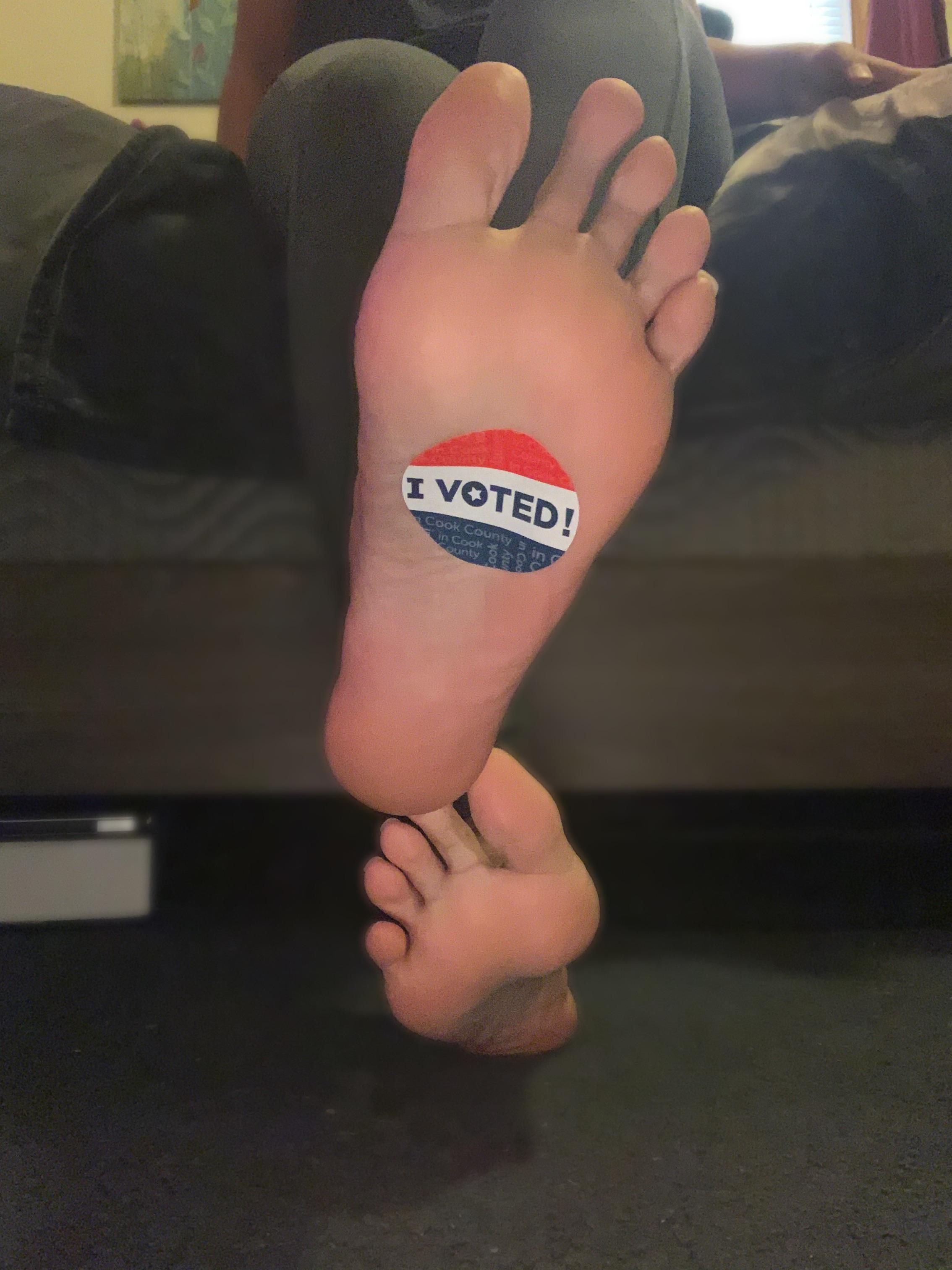 GO VOTE!!!! | Scrolller