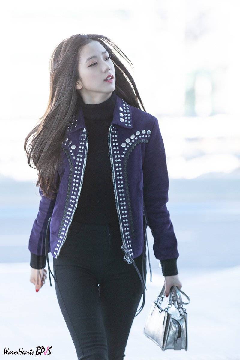 Goddess Jisoo | Scrolller