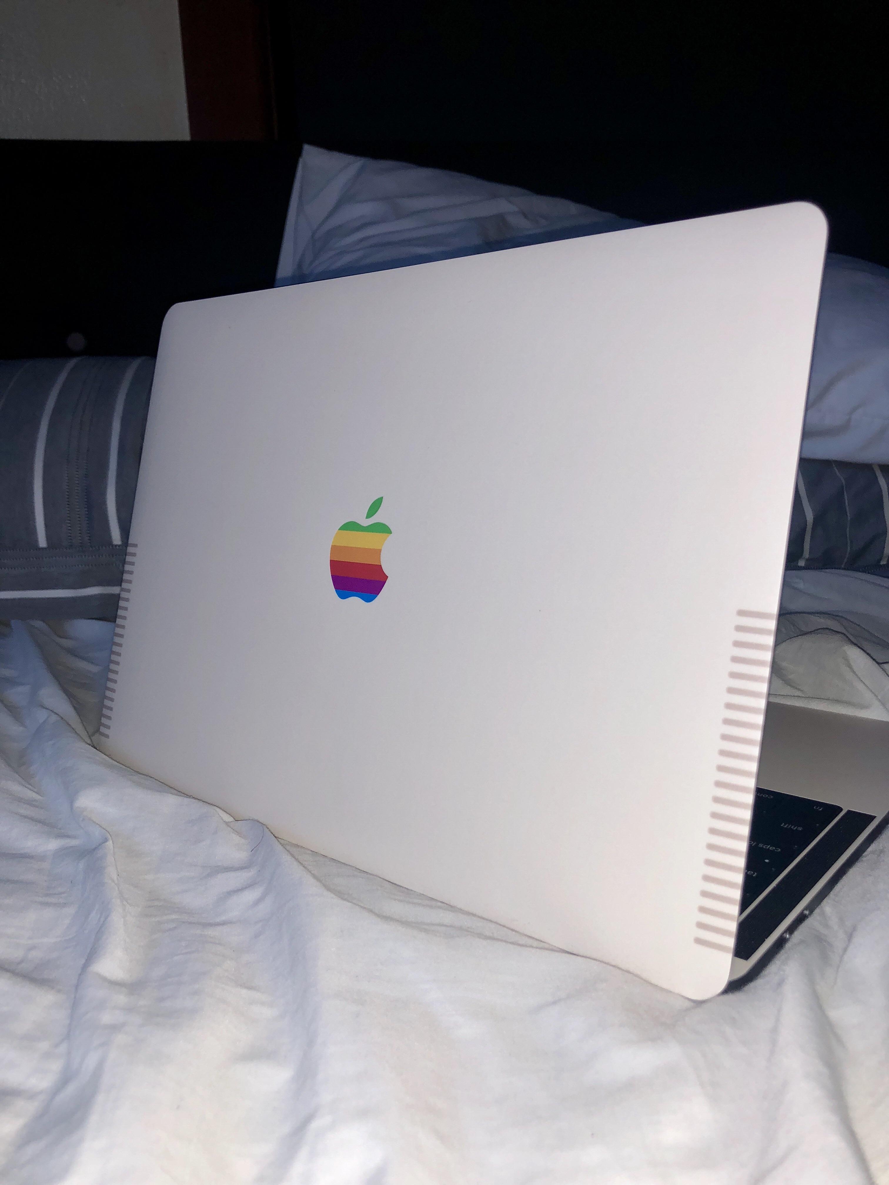 Going Retro for the Holidays | Scrolller