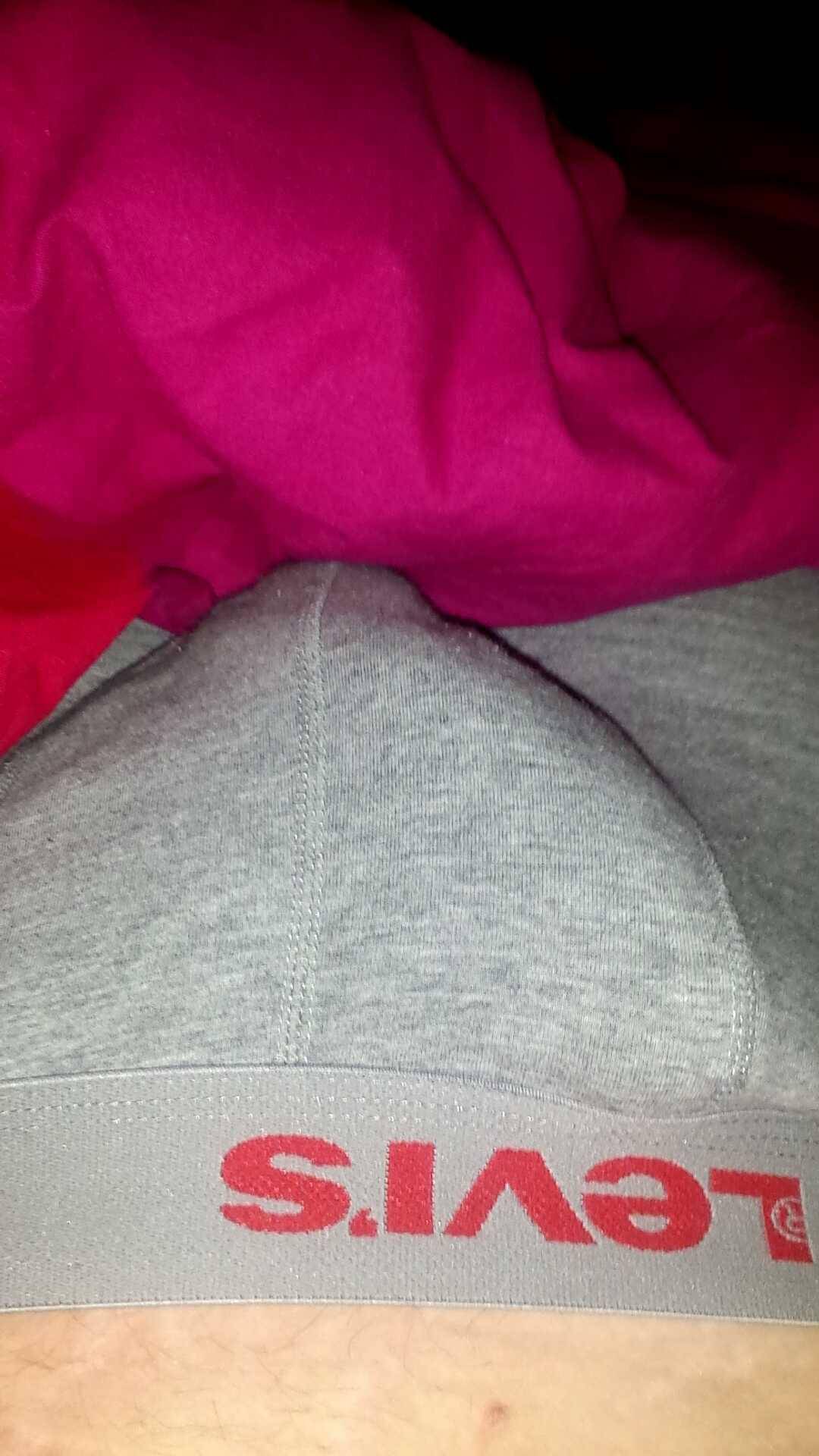 Going through reddit in bed 😅 | Scrolller