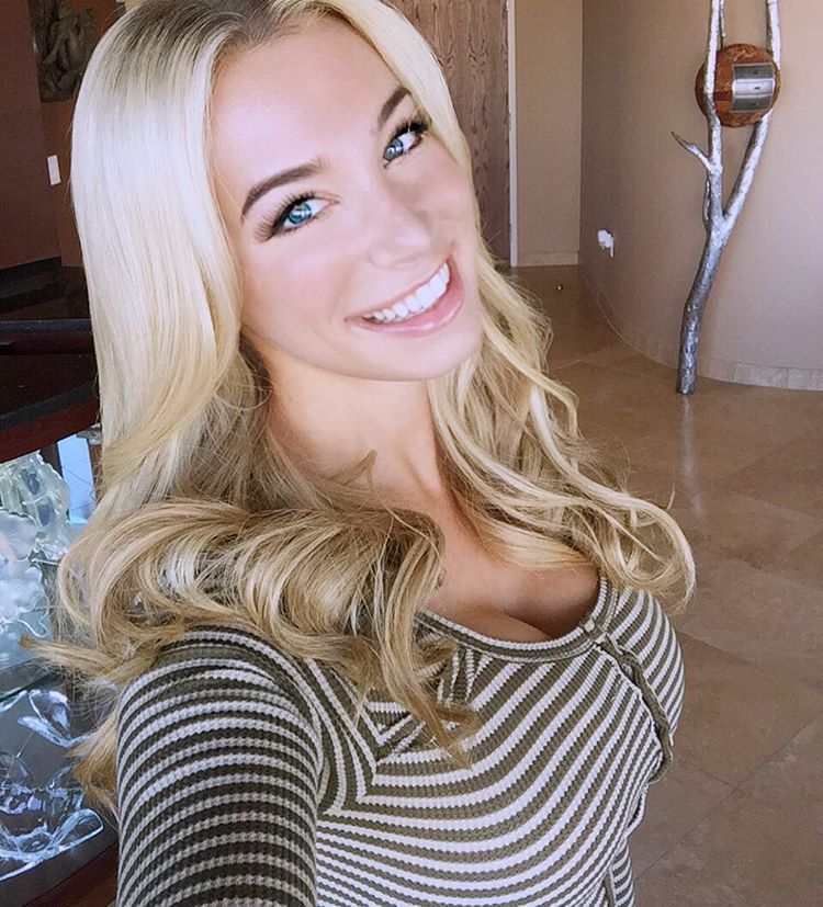 Good cleavage to end summer | Scrolller