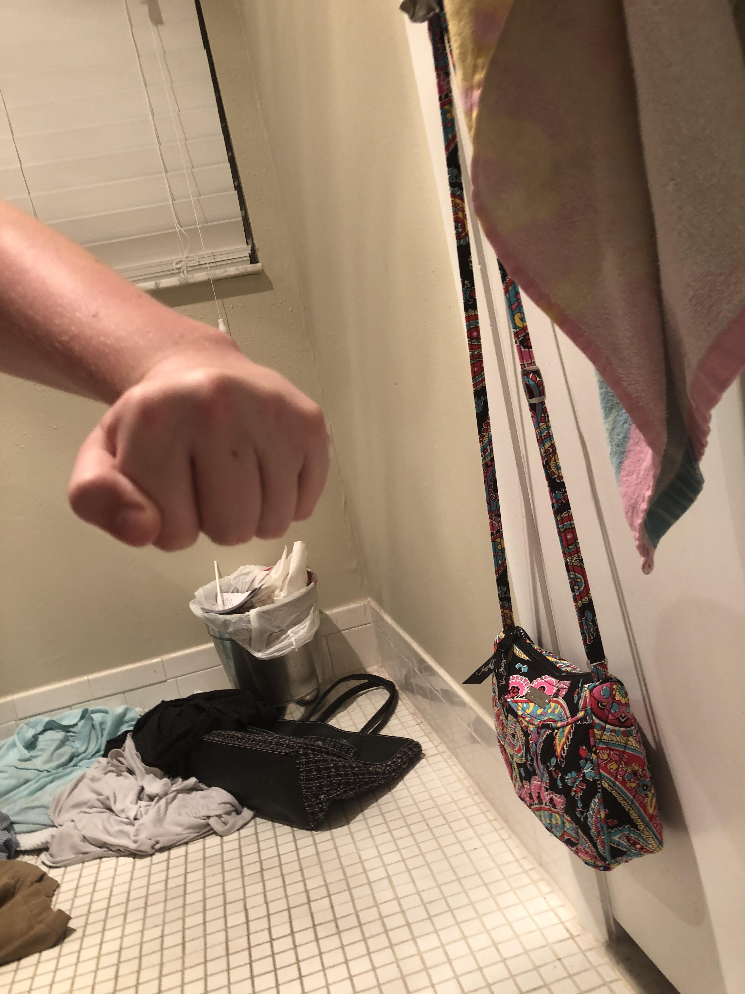 Good fist grip? | Scrolller