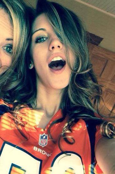 Gorgeous Broncos fan | Scrolller