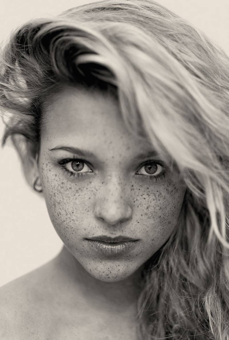 Gorgeous Freckles Scrolller