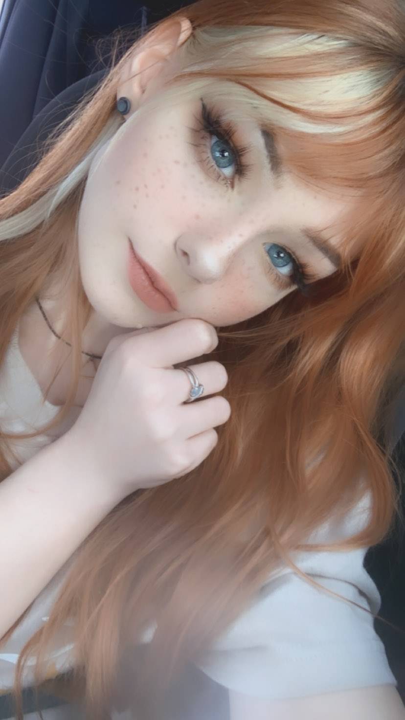 Gorgeous girl in the world | Scrolller