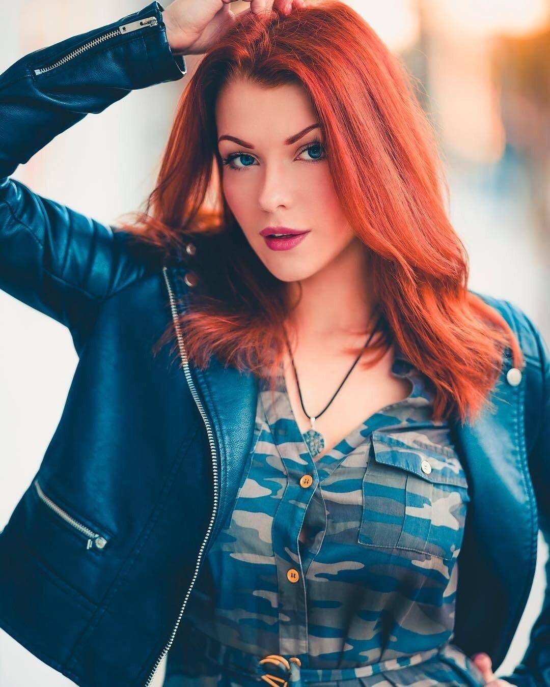Gorgeous redhead | Scrolller