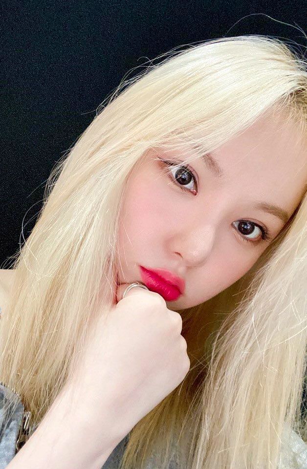 Gorgeous selca. | Scrolller