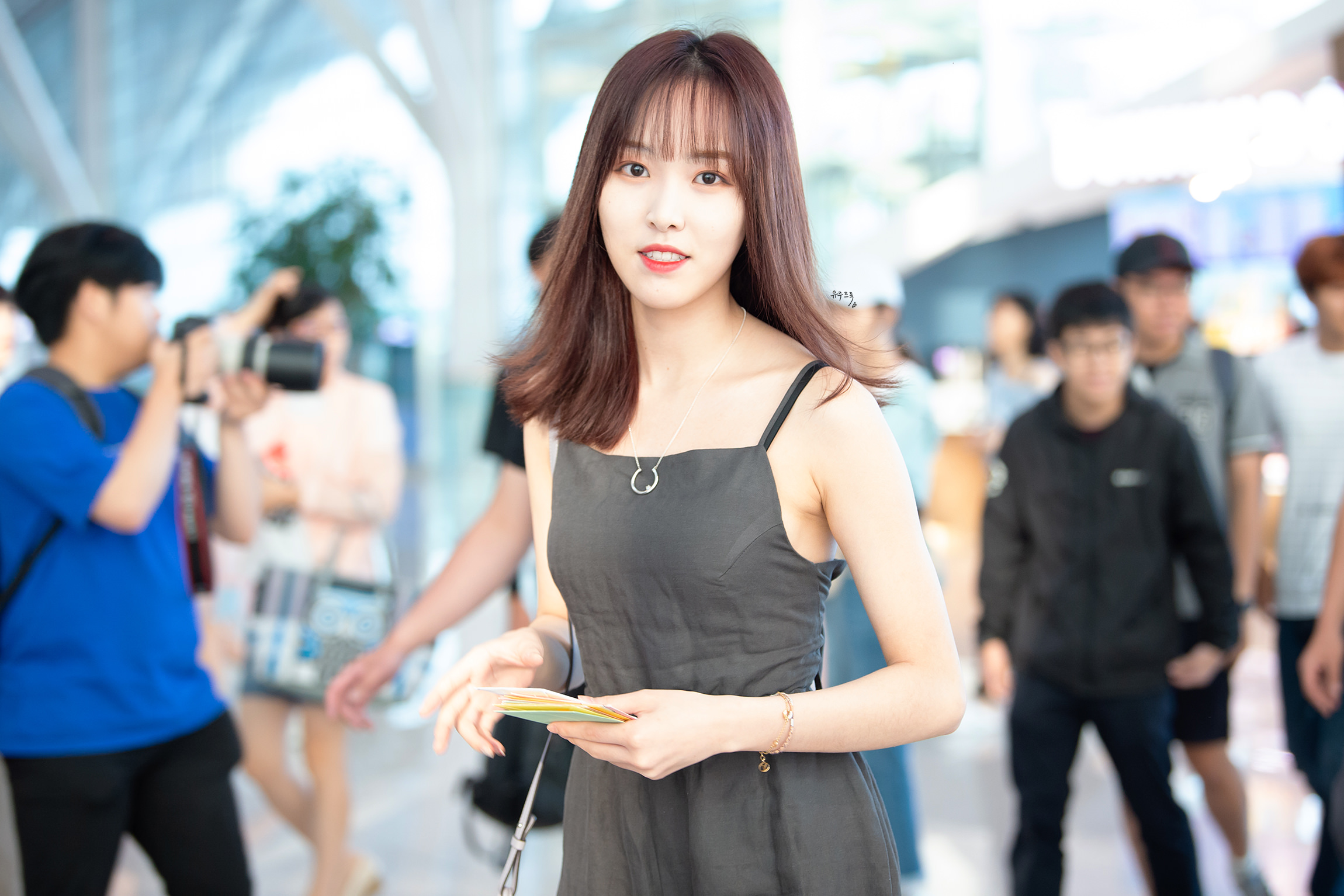 Gorgeous Yuju | Scrolller