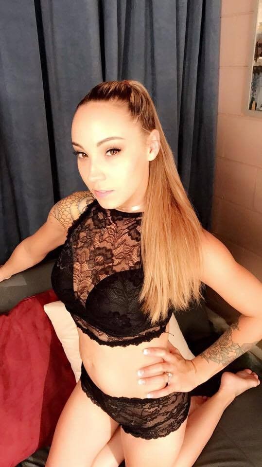 Gorgeus, elegant, hot | Scrolller