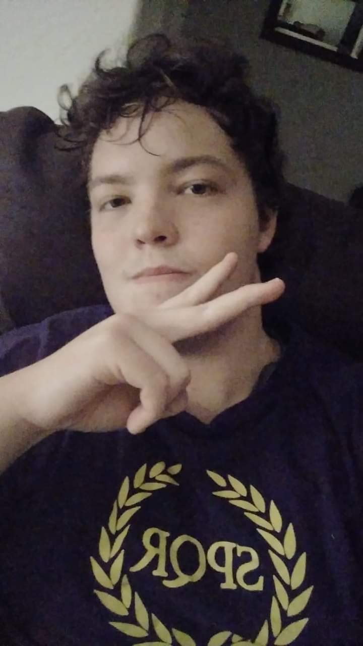 Got a sleepy boi over here | Scrolller