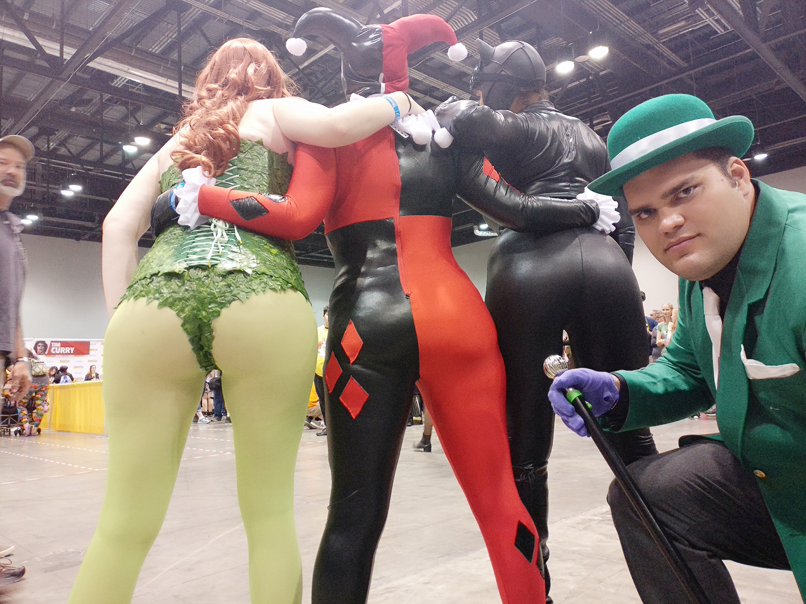 Gotham City Siren Butts | Scrolller