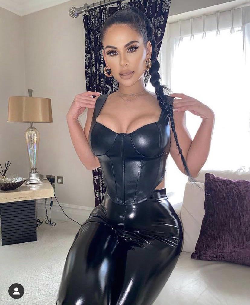 Greek goddess | Scrolller