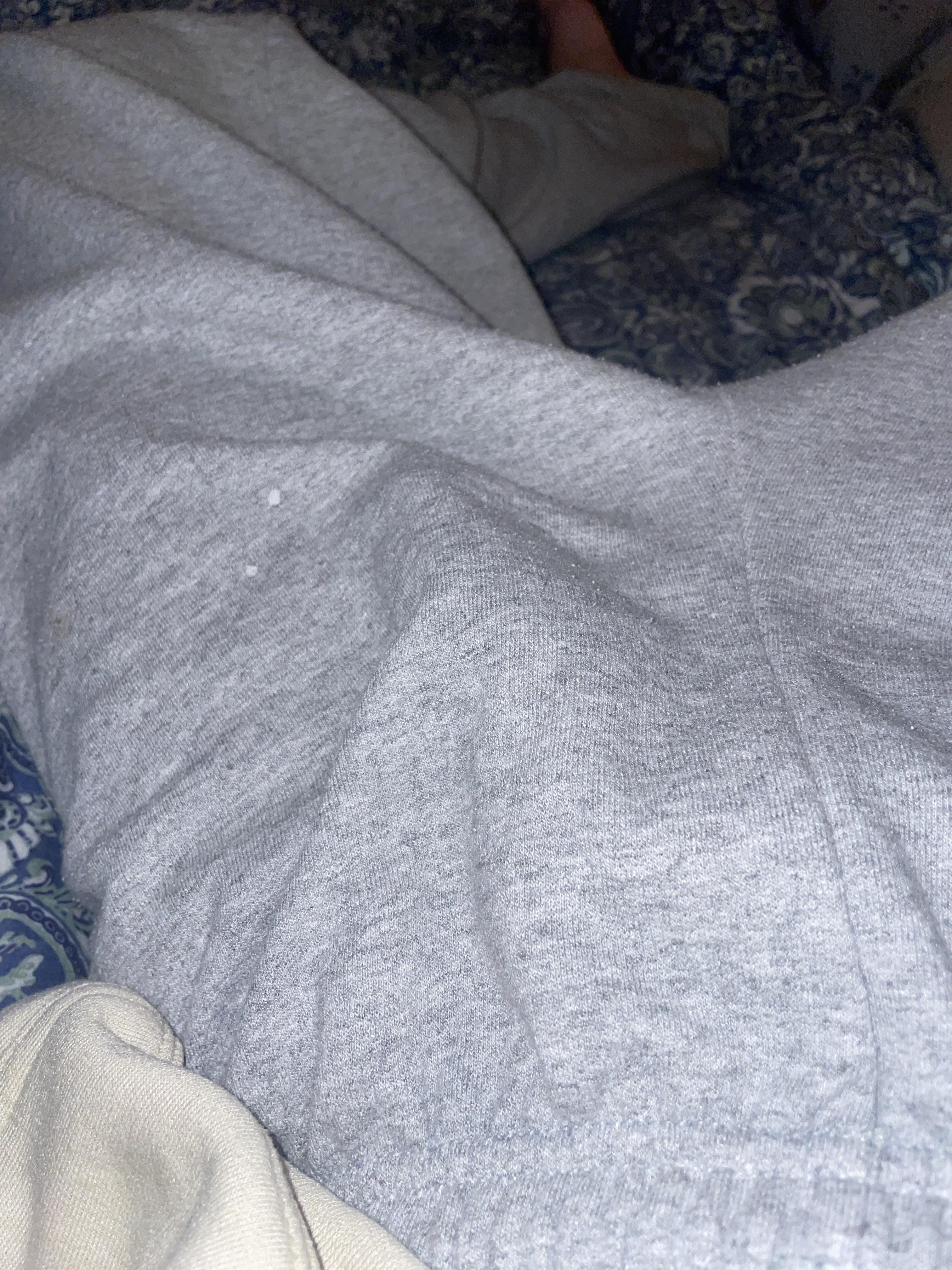 grey sweatpants are a classic😏 | Scrolller