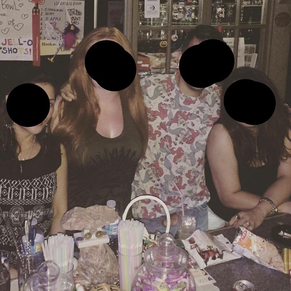 Group photo slip [x-post r/trashy] | Scrolller