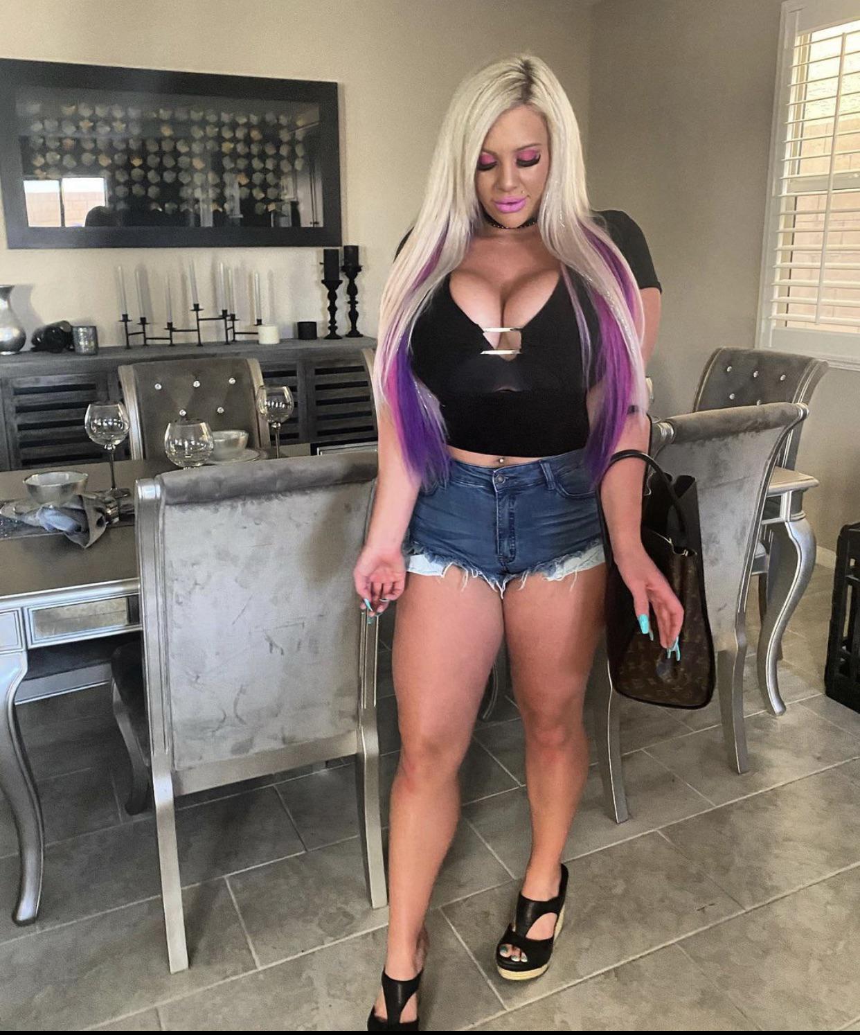 Guess how many CCs I have? (Hint: it’s OVER 1000) | Scrolller