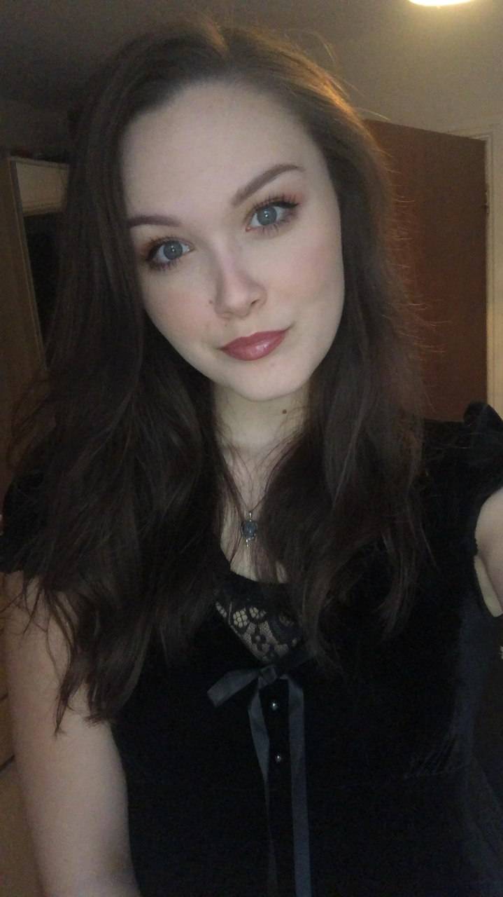 Guess my age and nationality | Scrolller