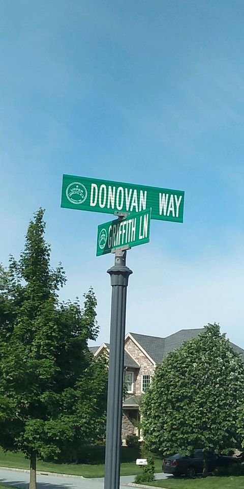 Guys we've got a problem... | Scrolller