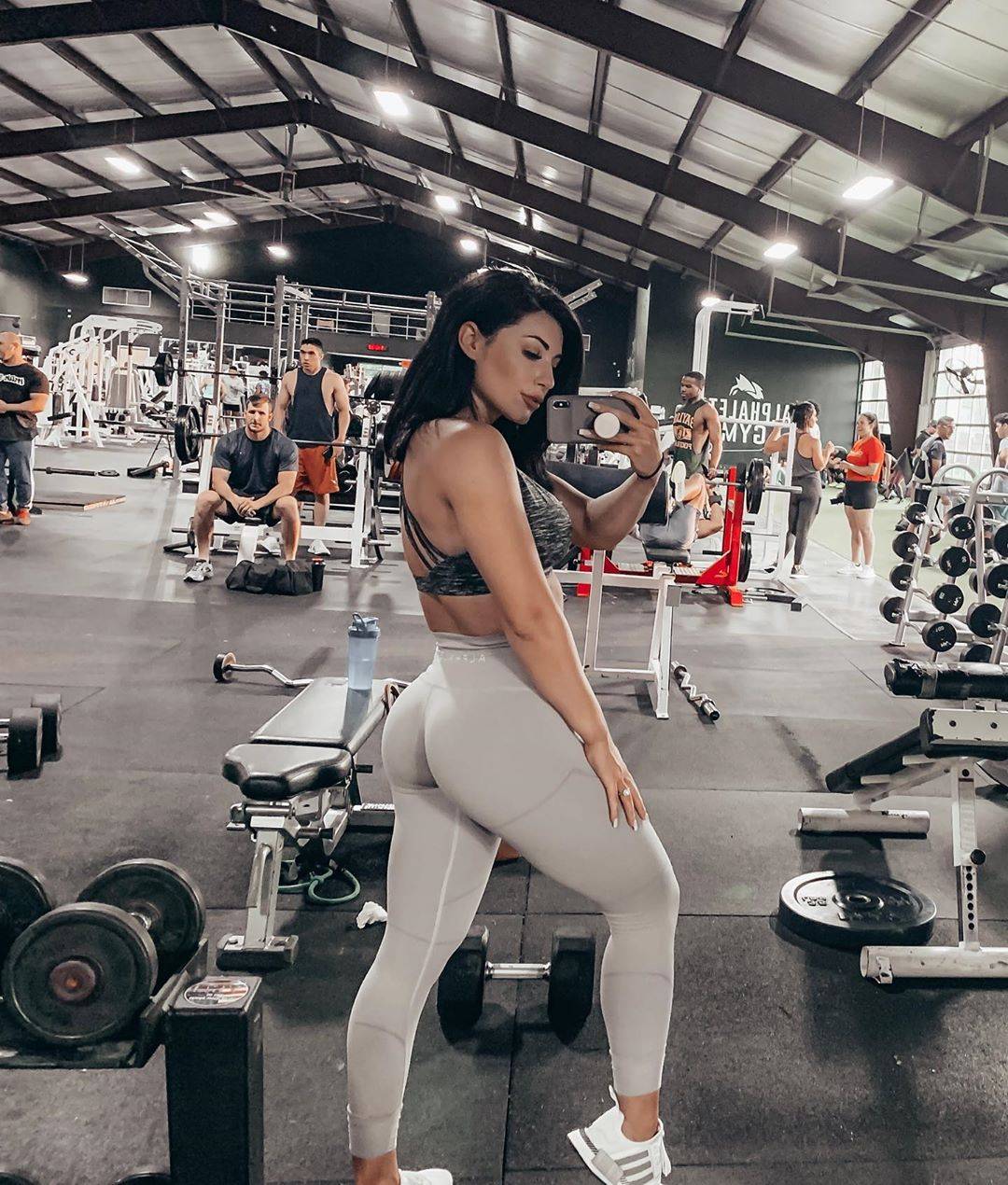 Gym full | Scrolller