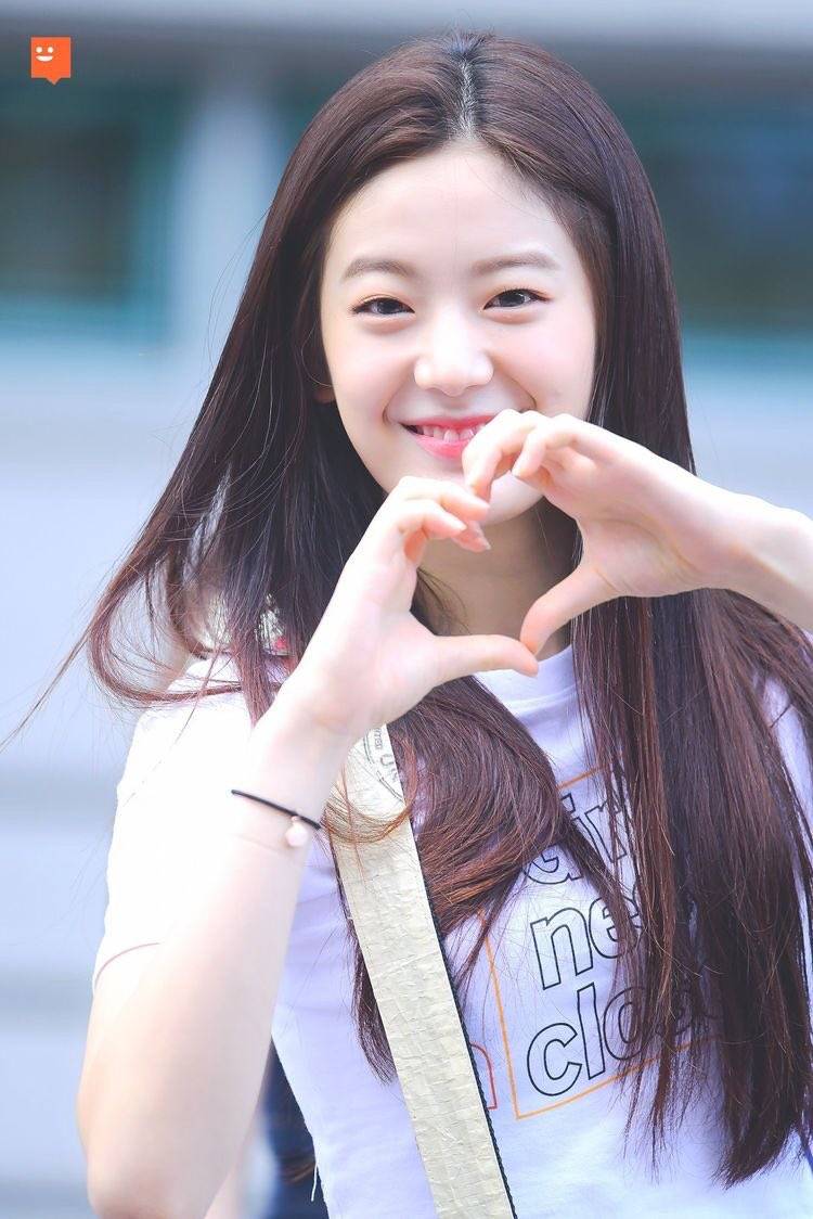Gyuri Heart | Scrolller